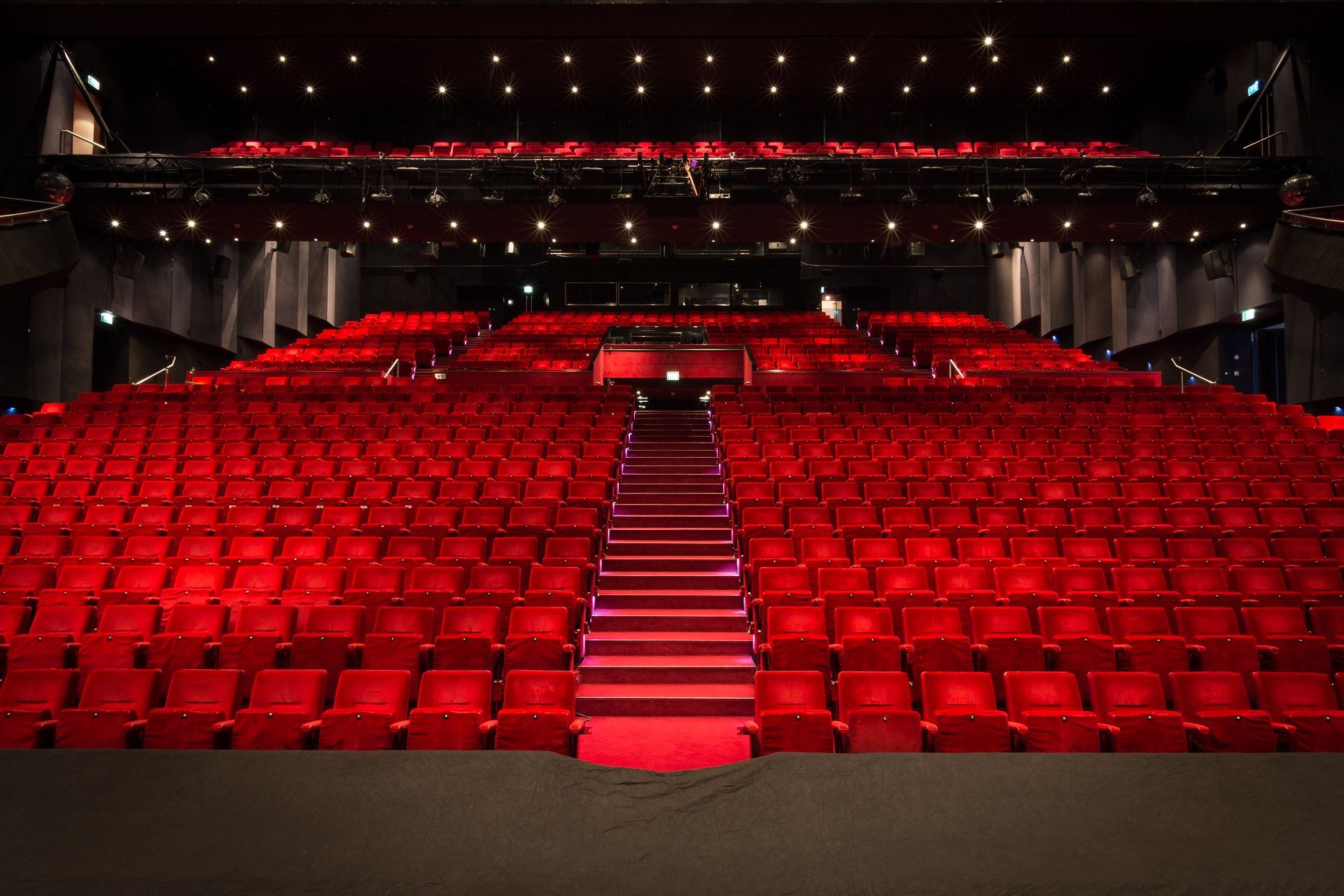 Nieuwe ontruimings- installatie voor het Jaarbeurs Beatrix Theater ...