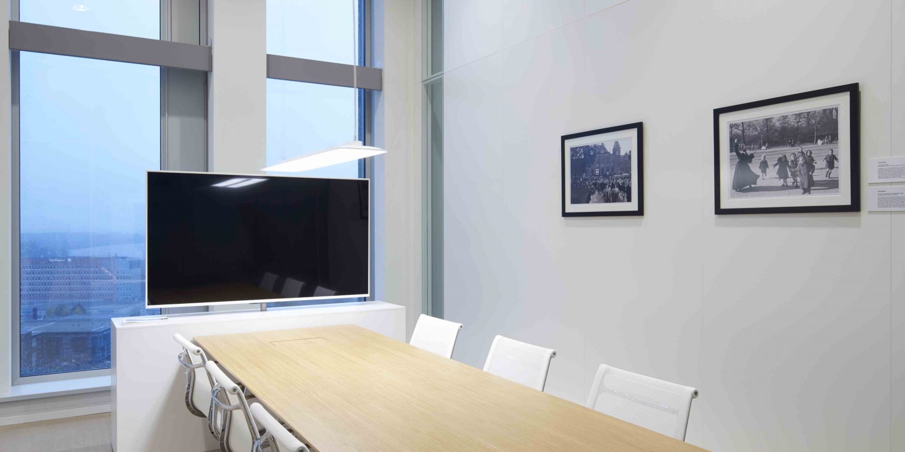 Deloitte The Edge: The Smartest Building in the World - AVEX UK